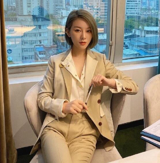 杨莉莉 - 快懂百科