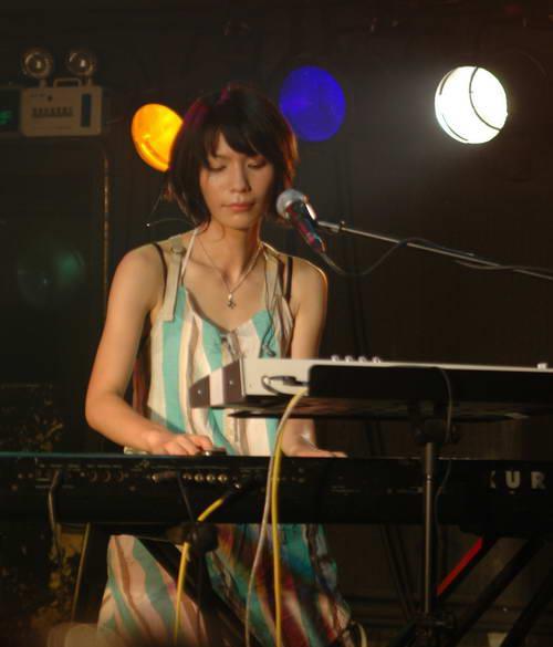 Tizzy Bac - 快懂百科